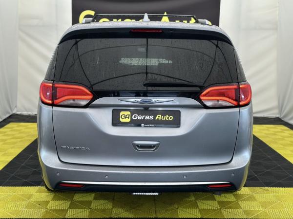 Chrysler Pacifica 2018 in Vilnius, with an engine capacity of 0.00 L and mileage of 0 thousand km for 17200 €, photo 5 on AUTOMOTO.COM.LV