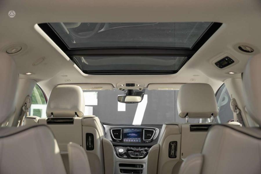 Chrysler Pacifica 2018 in Vilnius, with an engine capacity of 3.60 L and mileage of 155 thousand km for 18000 €, photo 22 on AUTOMOTO.COM.LV