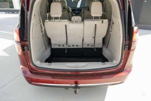 Chrysler Pacifica 2018 in Vilnius, with an engine capacity of 3.60 L and mileage of 155 thousand km for 18000 €, photo 23 on AUTOMOTO.COM.LV