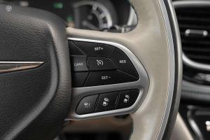 Chrysler Pacifica 2018 in Vilnius, with an engine capacity of 3.60 L and mileage of 155 thousand km for 18000 €, photo 30 on AUTOMOTO.COM.LV
