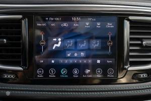 Chrysler Pacifica 2018 in Vilnius, with an engine capacity of 3.60 L and mileage of 155 thousand km for 18000 €, photo 34 on AUTOMOTO.COM.LV