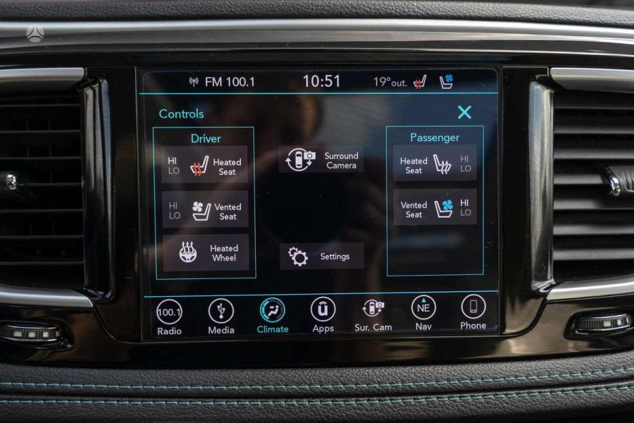 Chrysler Pacifica 2018 in Vilnius, with an engine capacity of 3.60 L and mileage of 155 thousand km for 18000 €, photo 35 on AUTOMOTO.COM.LV