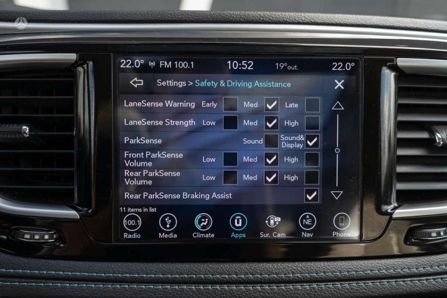 Chrysler Pacifica 2018 in Vilnius, with an engine capacity of 3.60 L and mileage of 155 thousand km for 18000 €, photo 38 on AUTOMOTO.COM.LV