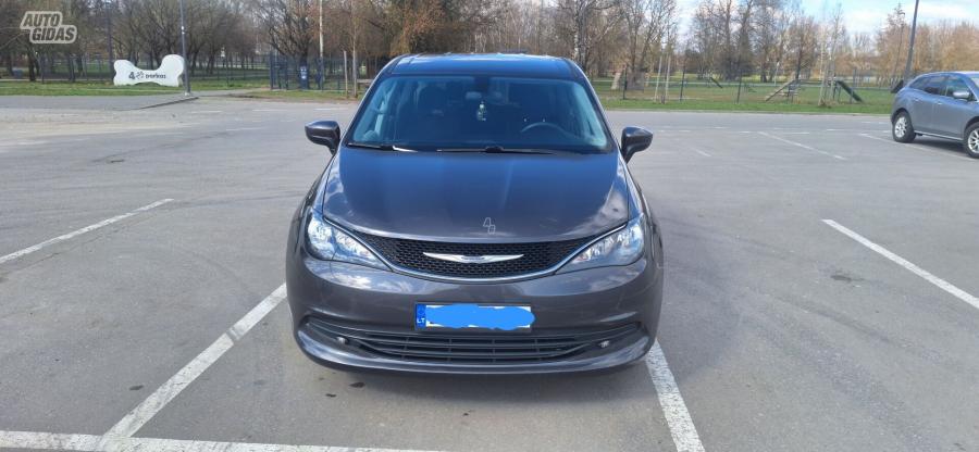 Chrysler Pacifica 2018 Panevēža, ar dzinēja tilpumu 3.60 L un nobraukumu 98 tūkst. km par 13800 €, foto 1 vietnē AUTOMOTO.COM.LV