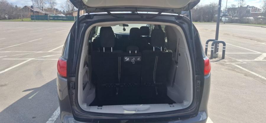 Chrysler Pacifica 2018 Panevēža, ar dzinēja tilpumu 3.60 L un nobraukumu 98 tūkst. km par 13800 €, foto 8 vietnē AUTOMOTO.COM.LV