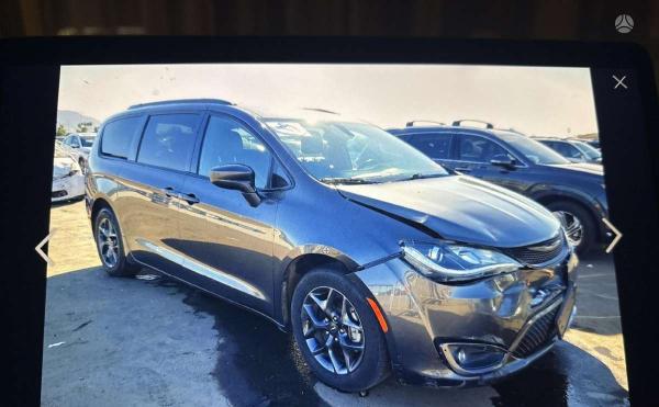 Chrysler Pacifica 2019 Kauņa, ar dzinēja tilpumu 3.60 L un nobraukumu 94 tūkst. km par 12500 €, foto 3 vietnē AUTOMOTO.COM.LV