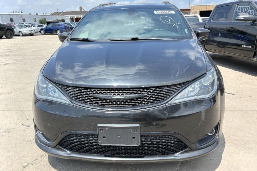 Chrysler Pacifica 2019 in Klaipeda, with an engine capacity of 3.60 L and mileage of 213 thousand km for 10500 €, photo 5 on AUTOMOTO.COM.LV