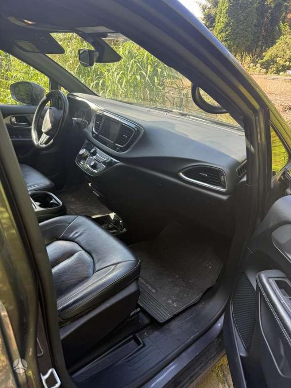 Chrysler Pacifica 2019 Kauņa, ar dzinēja tilpumu 3.60 L un nobraukumu 95 tūkst. km par 13800 €, foto 3 vietnē AUTOMOTO.COM.LV
