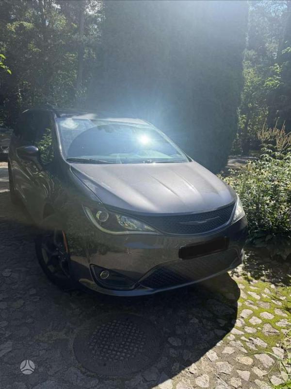 Chrysler Pacifica 2019 Kauņa, ar dzinēja tilpumu 3.60 L un nobraukumu 95 tūkst. km par 13800 €, foto 4 vietnē AUTOMOTO.COM.LV