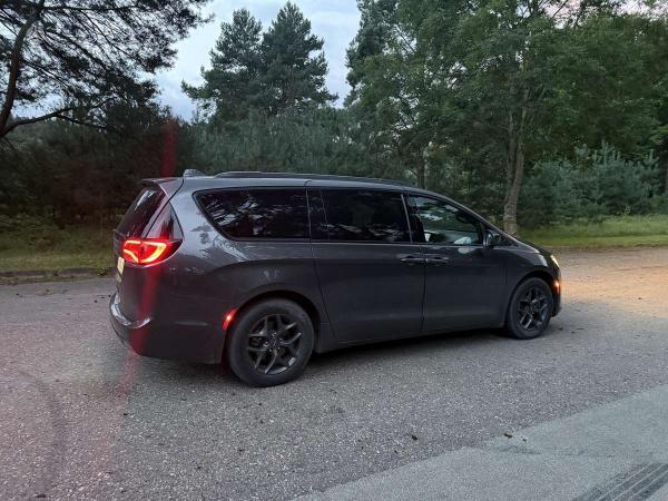 Chrysler Pacifica 2019 Kauņa, ar dzinēja tilpumu 3.60 L un nobraukumu 95 tūkst. km par 13800 €, foto 10 vietnē AUTOMOTO.COM.LV