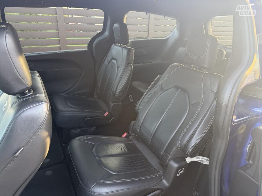 Chrysler Pacifica 2019 in Vilnius, with an engine capacity of 3.60 L and mileage of 174 thousand km for 14900 €, photo 9 on AUTOMOTO.COM.LV