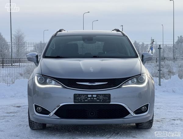 Chrysler Pacifica 2020 Tauragė, ar dzinēja tilpumu 3.60 L un nobraukumu 80 tūkst. km par 21700 €, foto 3 vietnē AUTOMOTO.COM.LV