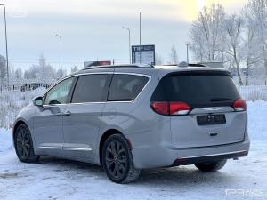 Chrysler Pacifica 2020 in Taurage, with an engine capacity of 3.60 L and mileage of 80 thousand km for 21700 €, photo 8 on AUTOMOTO.COM.LV