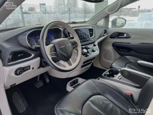 Chrysler Pacifica 2020 in Taurage, with an engine capacity of 3.60 L and mileage of 80 thousand km for 21700 €, photo 9 on AUTOMOTO.COM.LV