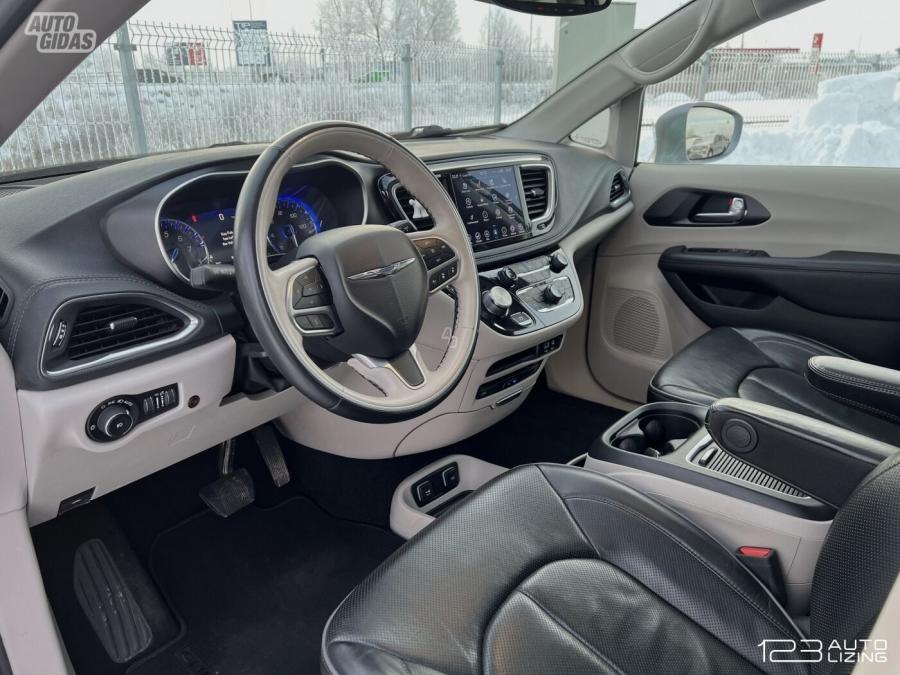 Chrysler Pacifica 2020 in Taurage, with an engine capacity of 3.60 L and mileage of 80 thousand km for 21700 €, photo 9 on AUTOMOTO.COM.LV