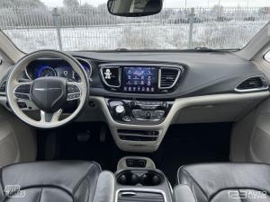 Chrysler Pacifica 2020 in Taurage, with an engine capacity of 3.60 L and mileage of 80 thousand km for 21700 €, photo 11 on AUTOMOTO.COM.LV