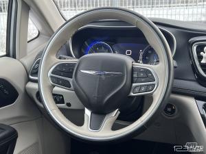 Chrysler Pacifica 2020 in Taurage, with an engine capacity of 3.60 L and mileage of 80 thousand km for 21700 €, photo 13 on AUTOMOTO.COM.LV