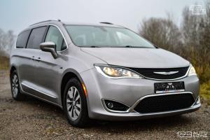 Chrysler Pacifica 2020 in Kretinga, with an engine capacity of 3.60 L and mileage of 112 thousand km for 19700 €, photo 5 on AUTOMOTO.COM.LV