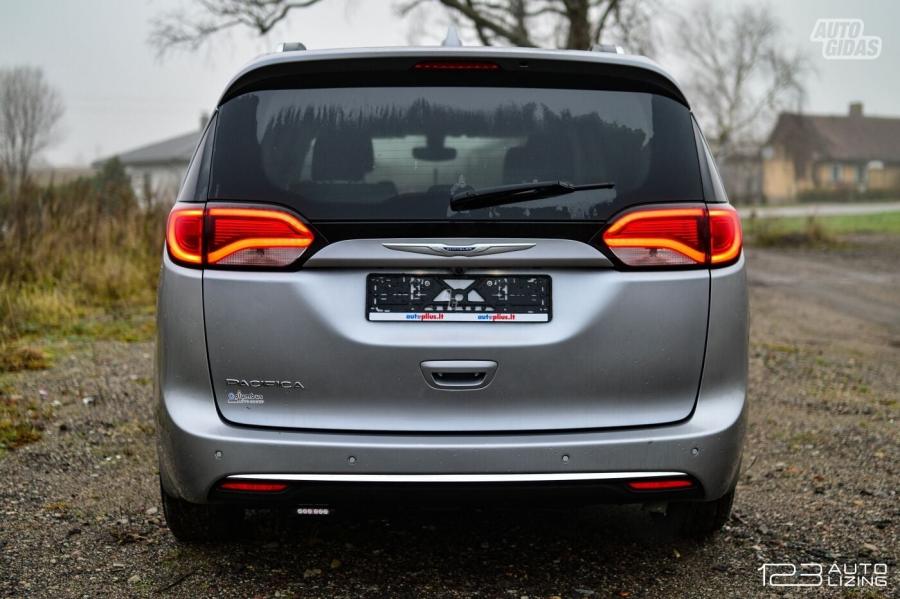 Chrysler Pacifica 2020 in Kretinga, with an engine capacity of 3.60 L and mileage of 112 thousand km for 19700 €, photo 8 on AUTOMOTO.COM.LV