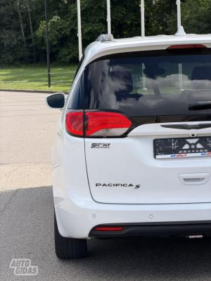 Chrysler Pacifica 2020 in Vilnius, with an engine capacity of 3.60 L and mileage of 159 thousand km for 18900 €, photo 4 on AUTOMOTO.COM.LV