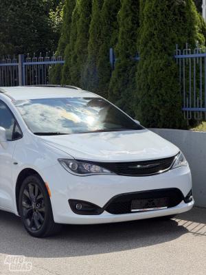 Chrysler Pacifica 2020 in Vilnius, with an engine capacity of 3.60 L and mileage of 159 thousand km for 18900 €, photo 7 on AUTOMOTO.COM.LV