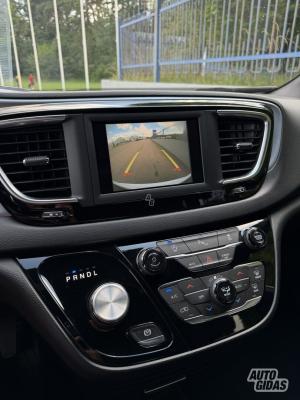 Chrysler Pacifica 2020 in Vilnius, with an engine capacity of 3.60 L and mileage of 159 thousand km for 18900 €, photo 14 on AUTOMOTO.COM.LV