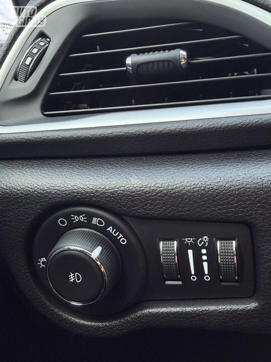 Chrysler Pacifica 2020 in Vilnius, with an engine capacity of 3.60 L and mileage of 159 thousand km for 18900 €, photo 20 on AUTOMOTO.COM.LV