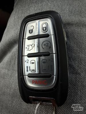 Chrysler Pacifica 2020 in Vilnius, with an engine capacity of 3.60 L and mileage of 159 thousand km for 18900 €, photo 23 on AUTOMOTO.COM.LV