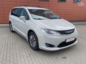 Chrysler Pacifica 2020 in Utena, with an engine capacity of 3.60 L and mileage of 192 thousand km for 15999 €, photo 3 on AUTOMOTO.COM.LV
