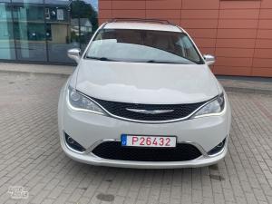 Chrysler Pacifica 2020 in Utena, with an engine capacity of 3.60 L and mileage of 192 thousand km for 15999 €, photo 4 on AUTOMOTO.COM.LV