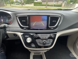 Chrysler Pacifica 2020 in Utena, with an engine capacity of 3.60 L and mileage of 192 thousand km for 15999 €, photo 8 on AUTOMOTO.COM.LV