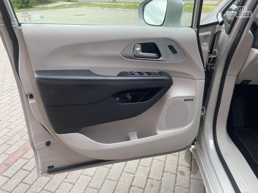 Chrysler Pacifica 2020 in Utena, with an engine capacity of 3.60 L and mileage of 192 thousand km for 15999 €, photo 17 on AUTOMOTO.COM.LV