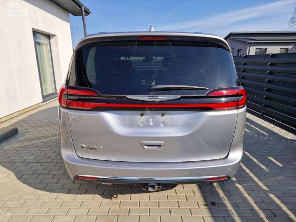 Chrysler Pacifica 2021 Šauļi, ar dzinēja tilpumu 3.60 L un nobraukumu 107 tūkst. km par 18700 €, foto 4 vietnē AUTOMOTO.COM.LV