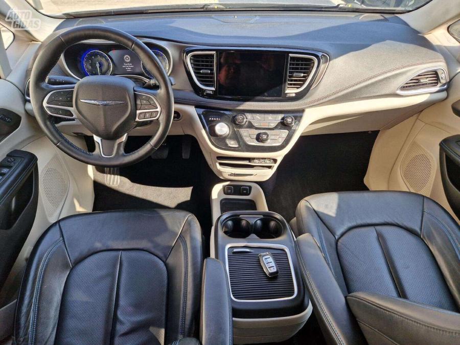 Chrysler Pacifica 2021 Šauļi, ar dzinēja tilpumu 3.60 L un nobraukumu 107 tūkst. km par 18700 €, foto 9 vietnē AUTOMOTO.COM.LV
