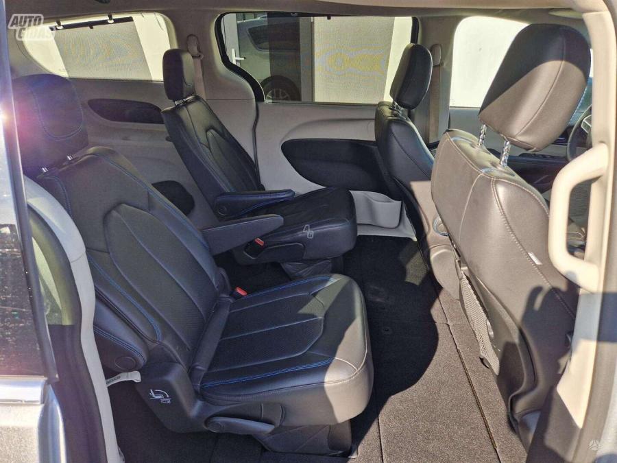 Chrysler Pacifica 2021 Šauļi, ar dzinēja tilpumu 3.60 L un nobraukumu 107 tūkst. km par 18700 €, foto 12 vietnē AUTOMOTO.COM.LV