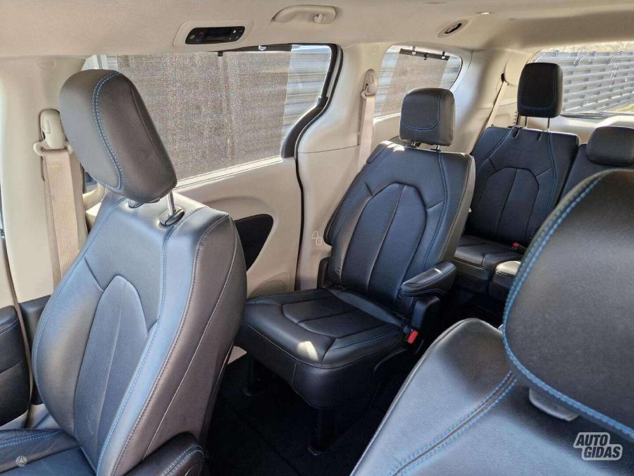 Chrysler Pacifica 2021 Šauļi, ar dzinēja tilpumu 3.60 L un nobraukumu 107 tūkst. km par 18700 €, foto 14 vietnē AUTOMOTO.COM.LV