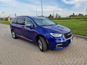 Chrysler Pacifica 2021 in Jekabpils, with an engine capacity of 3.60 L and mileage of 140 thousand km for 23900 €, photo 5 on AUTOMOTO.COM.LV