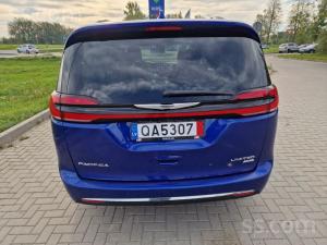 Chrysler Pacifica 2021 in Jekabpils, with an engine capacity of 3.60 L and mileage of 140 thousand km for 23900 €, photo 7 on AUTOMOTO.COM.LV