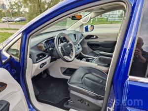 Chrysler Pacifica 2021 in Jekabpils, with an engine capacity of 3.60 L and mileage of 140 thousand km for 23900 €, photo 11 on AUTOMOTO.COM.LV