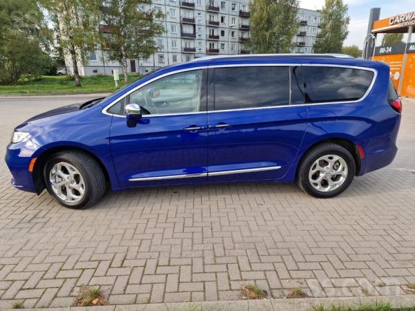 Chrysler Pacifica 2021 in Jekabpils, with an engine capacity of 3.60 L and mileage of 140 thousand km for 23400 €, photo 3 on AUTOMOTO.COM.LV