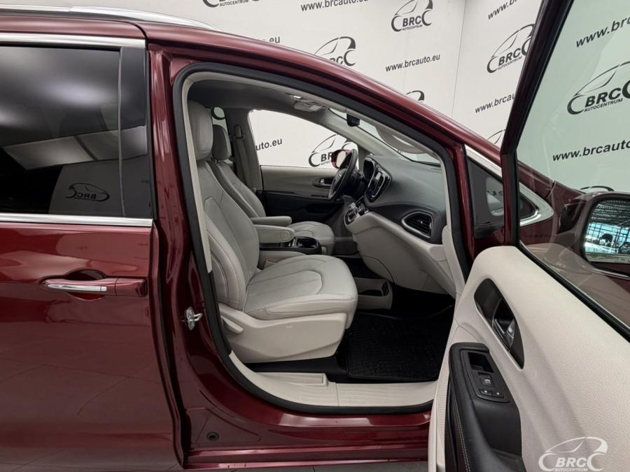 Chrysler Pacifica 2021 Viļņa, ar dzinēja tilpumu 3.60 L un nobraukumu 130 tūkst. km par 20900 €, foto 5 vietnē AUTOMOTO.COM.LV