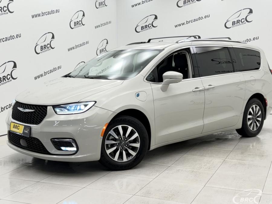 Chrysler Pacifica 2021 in Vilnius, with an engine capacity of 3.60 L and mileage of 205 thousand km for 20900 €, photo 1 on AUTOMOTO.COM.LV