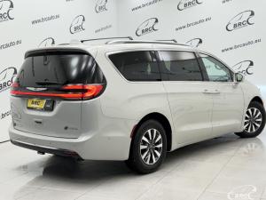 Chrysler Pacifica 2021 in Vilnius, with an engine capacity of 3.60 L and mileage of 205 thousand km for 20900 €, photo 3 on AUTOMOTO.COM.LV