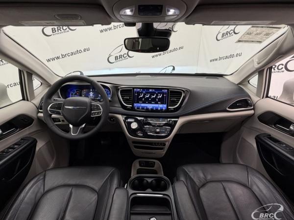 Chrysler Pacifica 2021 in Vilnius, with an engine capacity of 3.60 L and mileage of 205 thousand km for 20900 €, photo 4 on AUTOMOTO.COM.LV