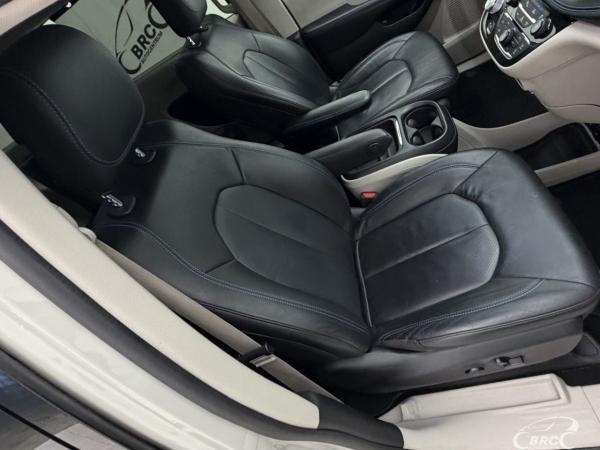Chrysler Pacifica 2021 in Vilnius, with an engine capacity of 3.60 L and mileage of 205 thousand km for 20900 €, photo 6 on AUTOMOTO.COM.LV