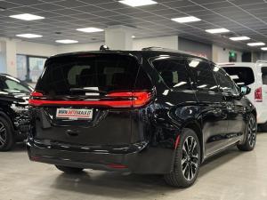 Chrysler Pacifica 2022 in Klaipeda, with an engine capacity of 3.60 L and mileage of 120 thousand km for 22900 €, photo 4 on AUTOMOTO.COM.LV