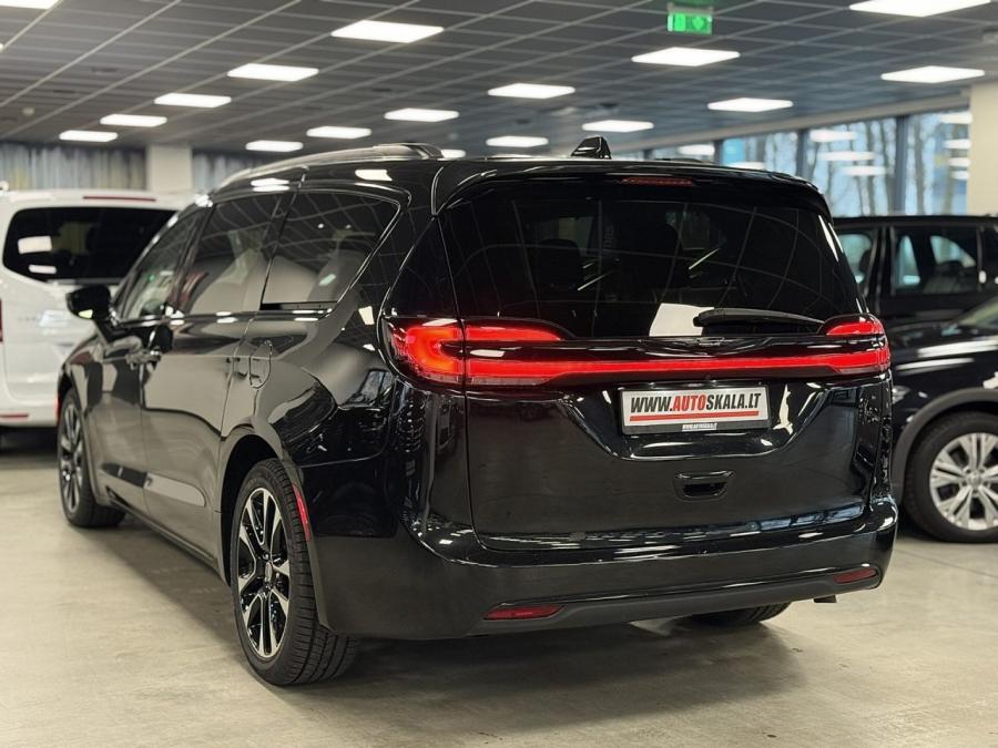 Chrysler Pacifica 2022 in Klaipeda, with an engine capacity of 3.60 L and mileage of 120 thousand km for 22900 €, photo 5 on AUTOMOTO.COM.LV