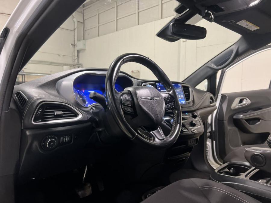 Chrysler Pacifica 2022 Klaipėda, ar dzinēja tilpumu 0.00 L un nobraukumu 184 tūkst. km par 22300 €, foto 6 vietnē AUTOMOTO.COM.LV