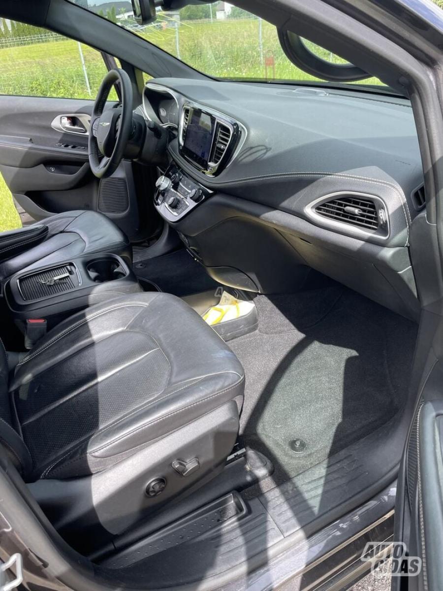 Chrysler Pacifica 2022 Kretinga, ar dzinēja tilpumu 3.60 L un nobraukumu 119 tūkst. km par 15999 €, foto 9 vietnē AUTOMOTO.COM.LV