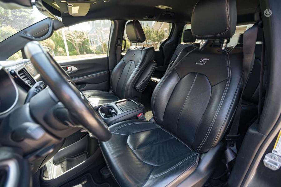 Chrysler Pacifica 2022 Klaipėda, ar dzinēja tilpumu 3.61 L un nobraukumu 167 tūkst. km par 22999 €, foto 9 vietnē AUTOMOTO.COM.LV